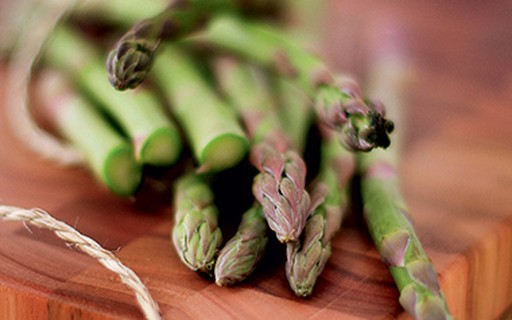 Conheça os benefícios do aspargo e aprenda 8 receitas com o ingrediente ...