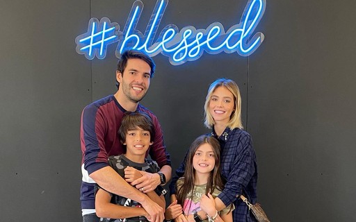 Kaká celebra 38 anos com foto ao lado da família - Vogue | celebridade