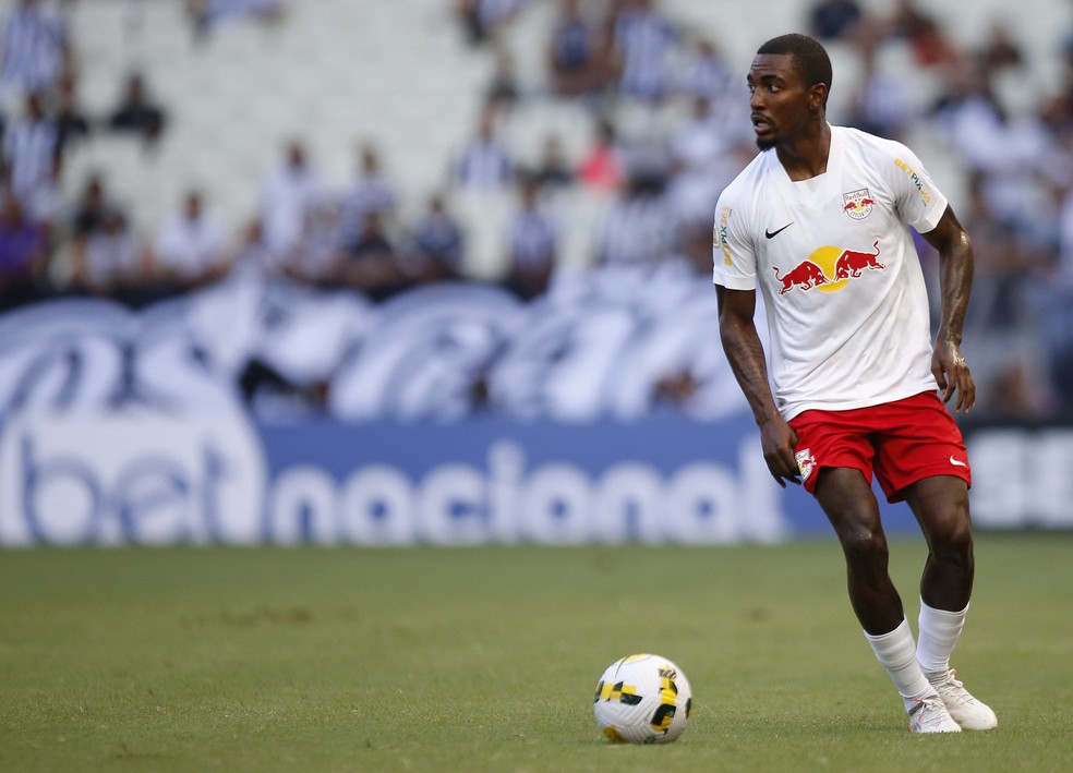 Flamengo encaminha empréstimo do lateral-esquerdo Ramon ao Braga, de ...