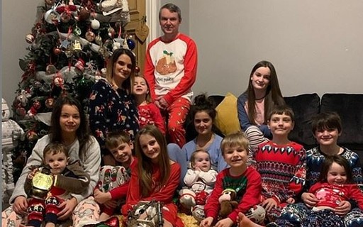 Mãe da maior família da Grã-Bretanha está ansiosa para receber o 22º ...