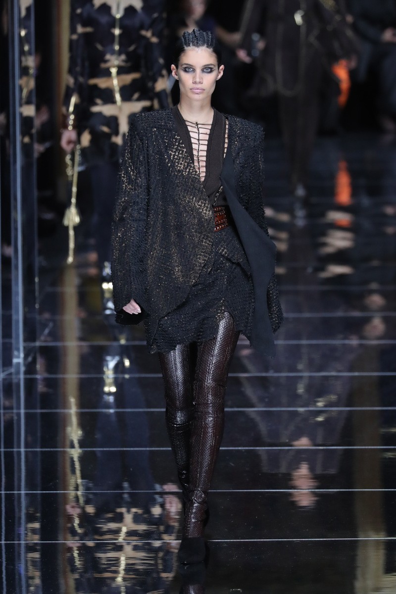 O inverno heavy metal da Balmain | Desfiles | Vogue