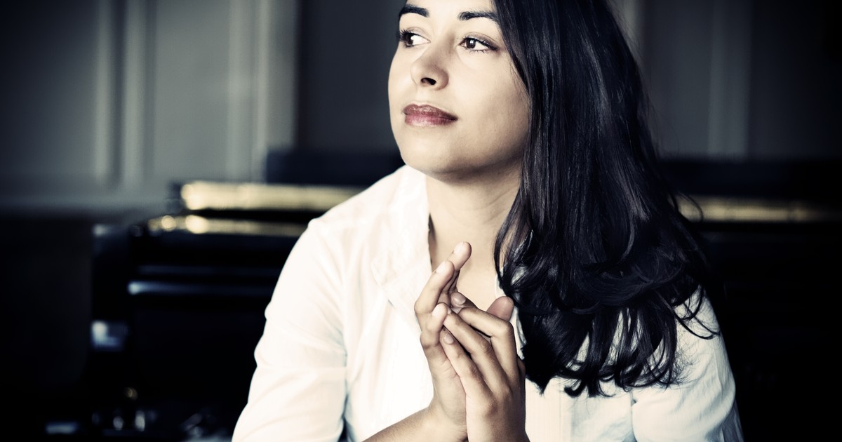 G1 - Premiada pianista, Juliana Steinbach se apresenta em teatro do ...