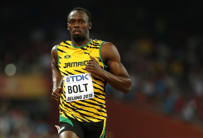 Usain Bolt mostra força, avança nos 100m, mas vê Gatlin voar mais rápido
