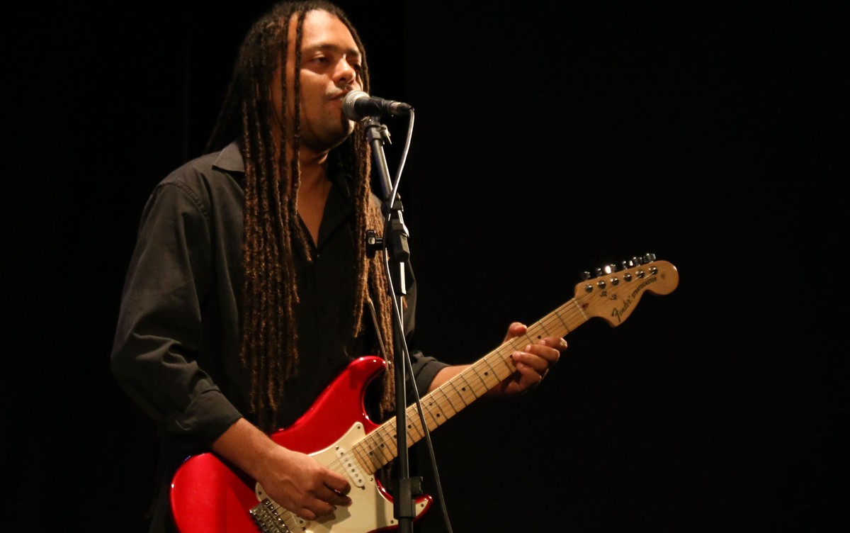Julio Caldas Blues Trio se apresenta na programação online do Teatro ...