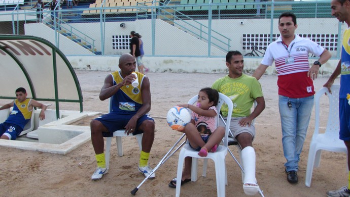 Do banco e de muletas, Cassaco dá fórmula para Galo surpreender Flu ...