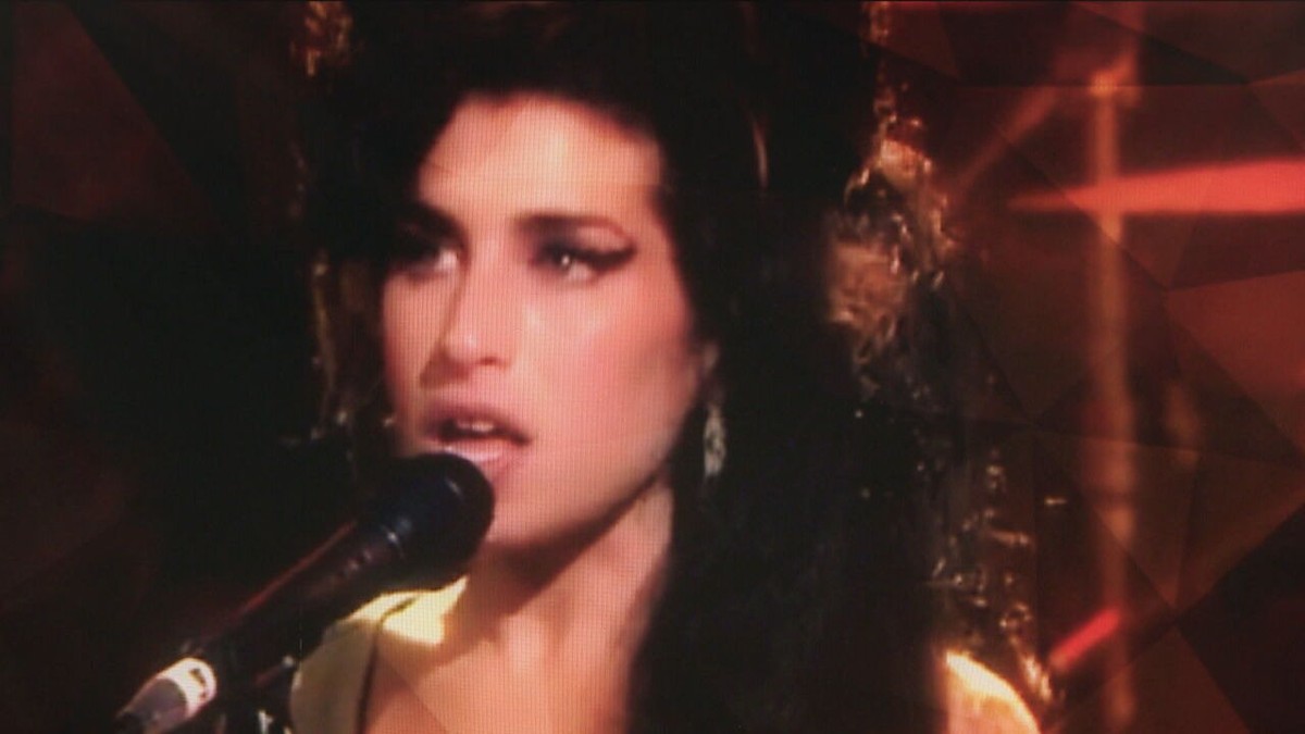Dez anos sem Amy Winehouse: documentário conta a trajetória do ícone da ...