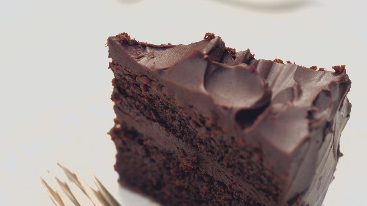 Como fazer bolo de chocolate para festa de aniversário | Cozinha ...