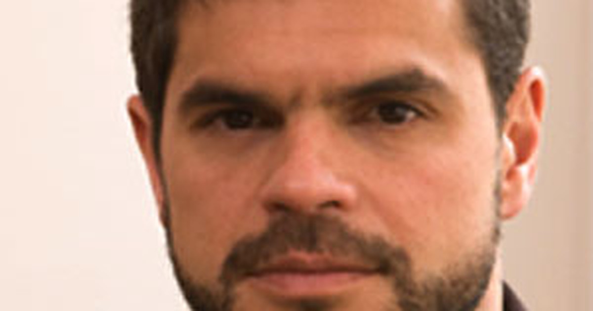 G1 - Escritor Rodrigo Lacerda leva Prêmio ABL de melhor livro de ficção ...