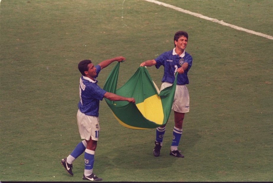 Bebeto chama Romário de 'esclerosado' e acusa: 'Me deixou sozinho e nem ...