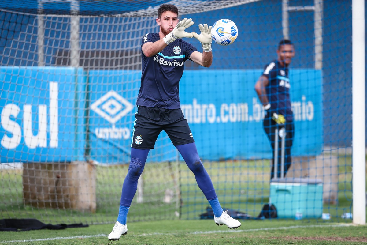 Grêmio deve exercer opção de compra do goleiro Felipe, do Três Passos ...