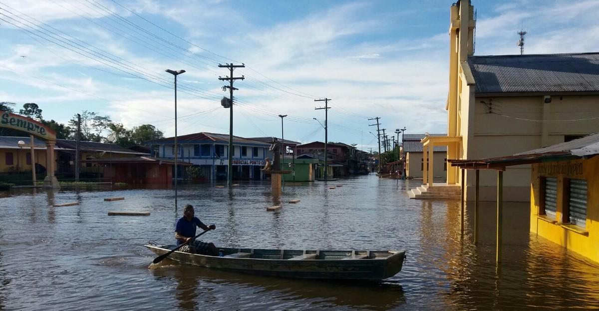 Cheia em cidade inundada no AM afeta mais de 4 mil pessoas | Amazonas | G1