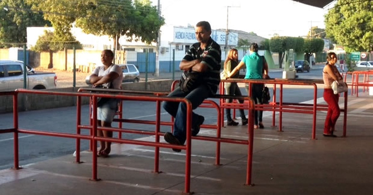 G1 - Ônibus param 100% e deixam 300 mil sem transporte na Grande Cuiabá ...