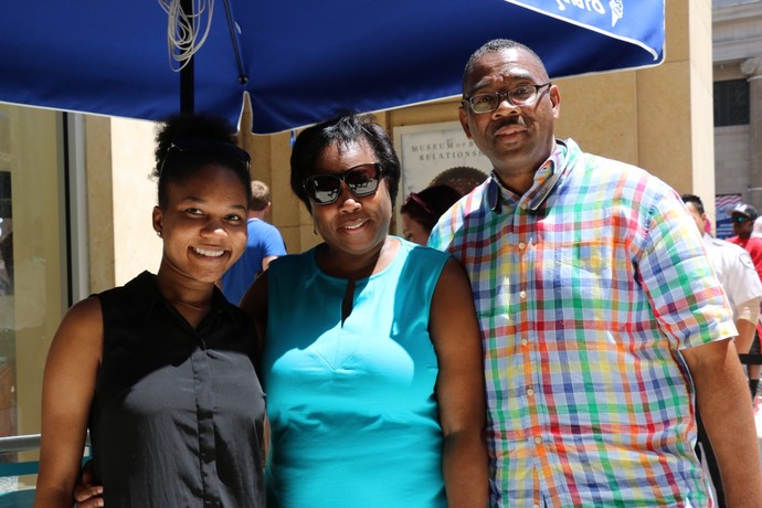 Fãs fazem homenagens em estrela de Muhammad Ali na Calçada da Fama