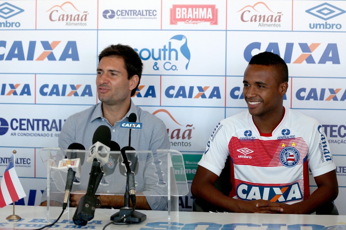 Passado tricolor, empenho da direção e promessa: Élber é apresentado no ...