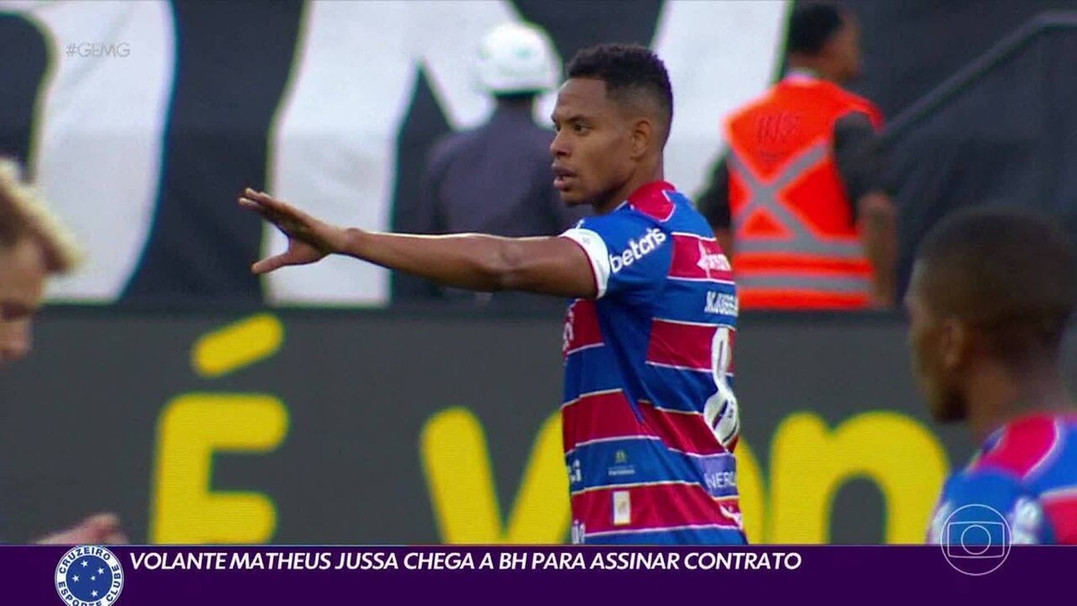 Reforço do Cruzeiro, Matheus Jussa acompanha clássico e é elogiado por ...