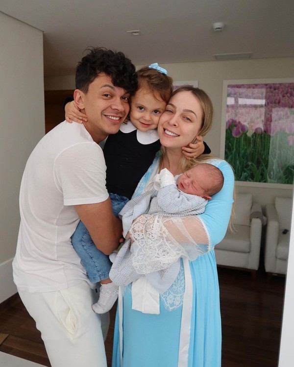 Nasce Caio, segundo filho de Tata Estaniecki e Julio Cocielo - Alagoas ...