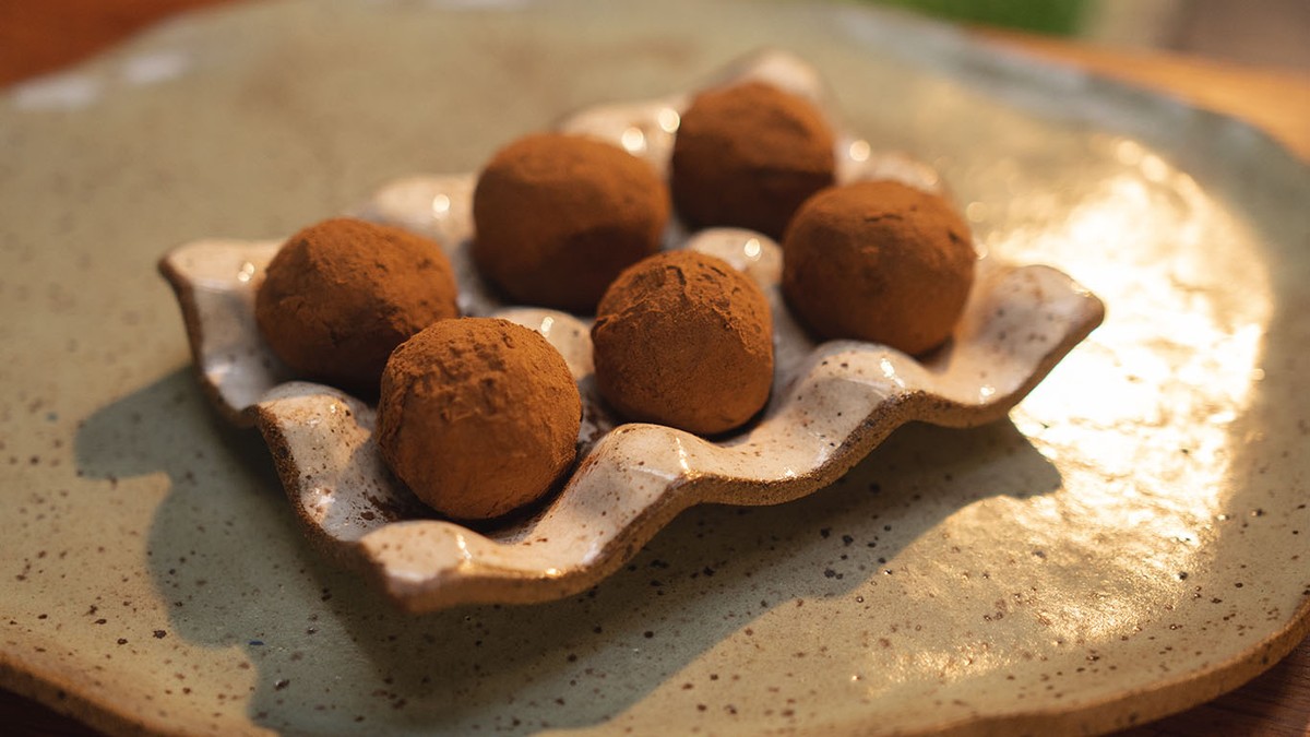 Trufas de chocolate com creme de avelã | Tempero de Família | Receitas