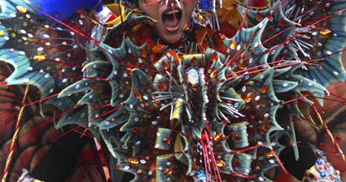 G1 - Carnaval da moda na Indonésia tem desfile com alegorias em Jember ...