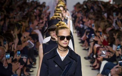 Paris Fashion Week: 5 destaques da semana de moda francesa - Revista ...