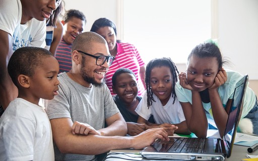 Microsoft reúne talentos negros da inteligência artificial em série de ...