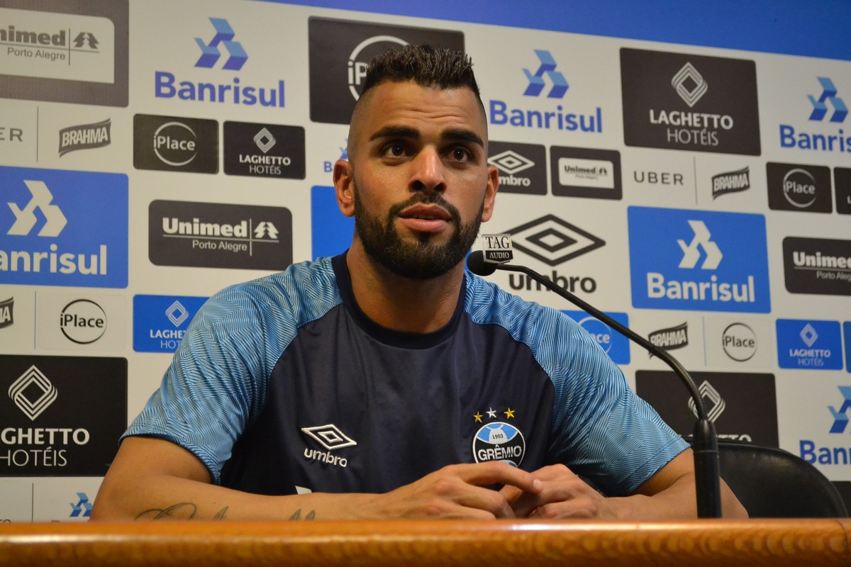 Maicon lamenta lesão de 2017 e nega torcida por baixa na Seleção ...