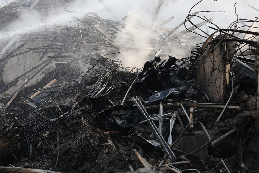 Incêndio causa colapso de prédio na região central de SP; FOTOS | São ...