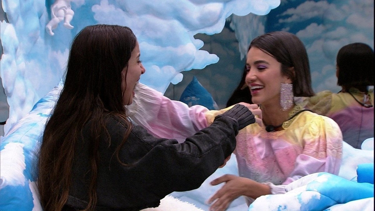 Manu chama Bianca para conversar sobre o Paredão: 'Se o desfecho fosse ...