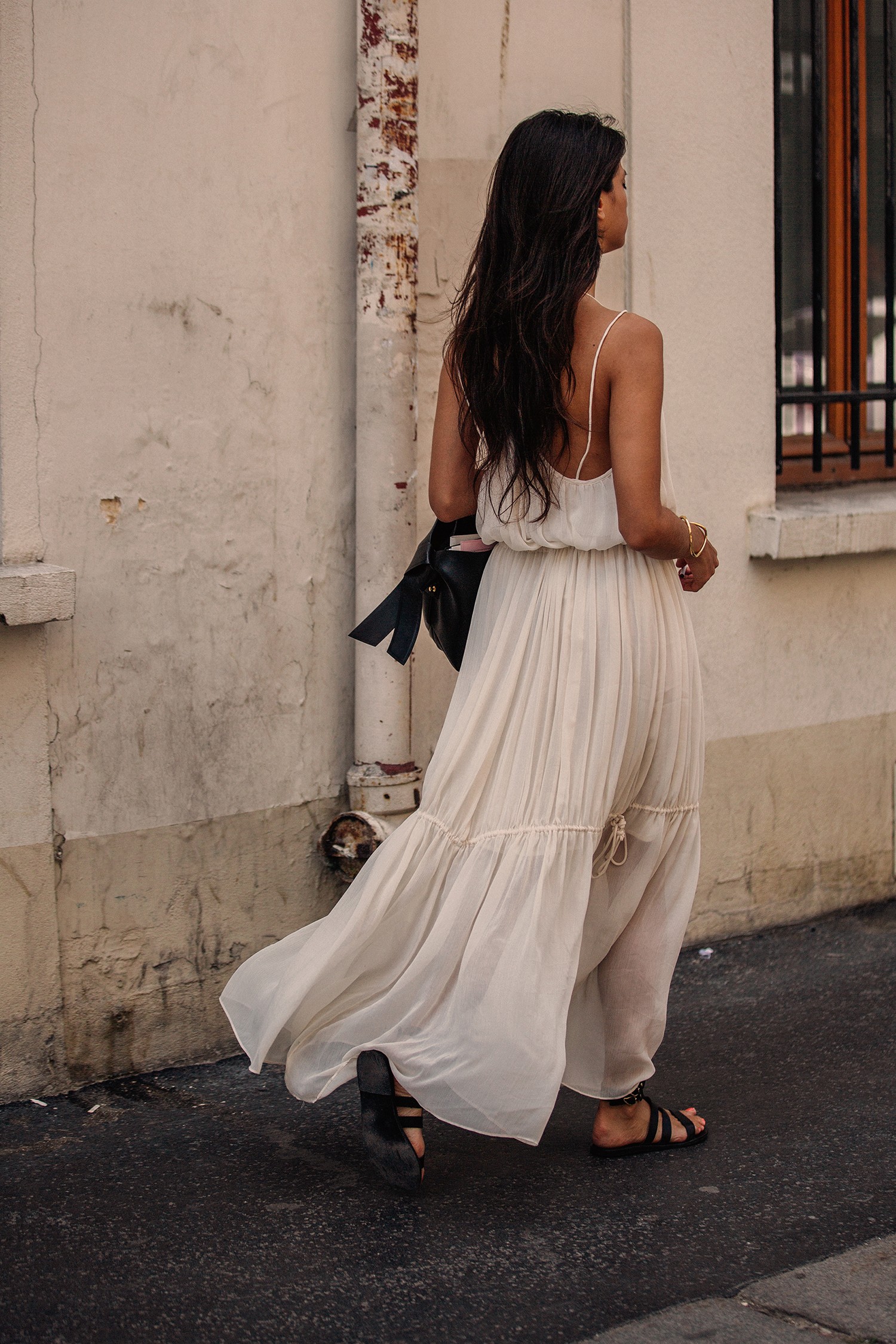 Haute verão: como os fashionistas driblaram o calor pelas ruas de Paris ...