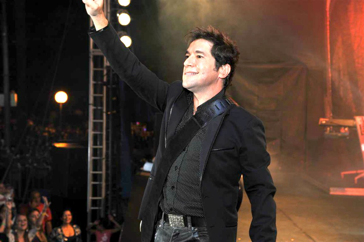 Cantor Daniel faz apresentação gratuita neste sábado à tarde em ...