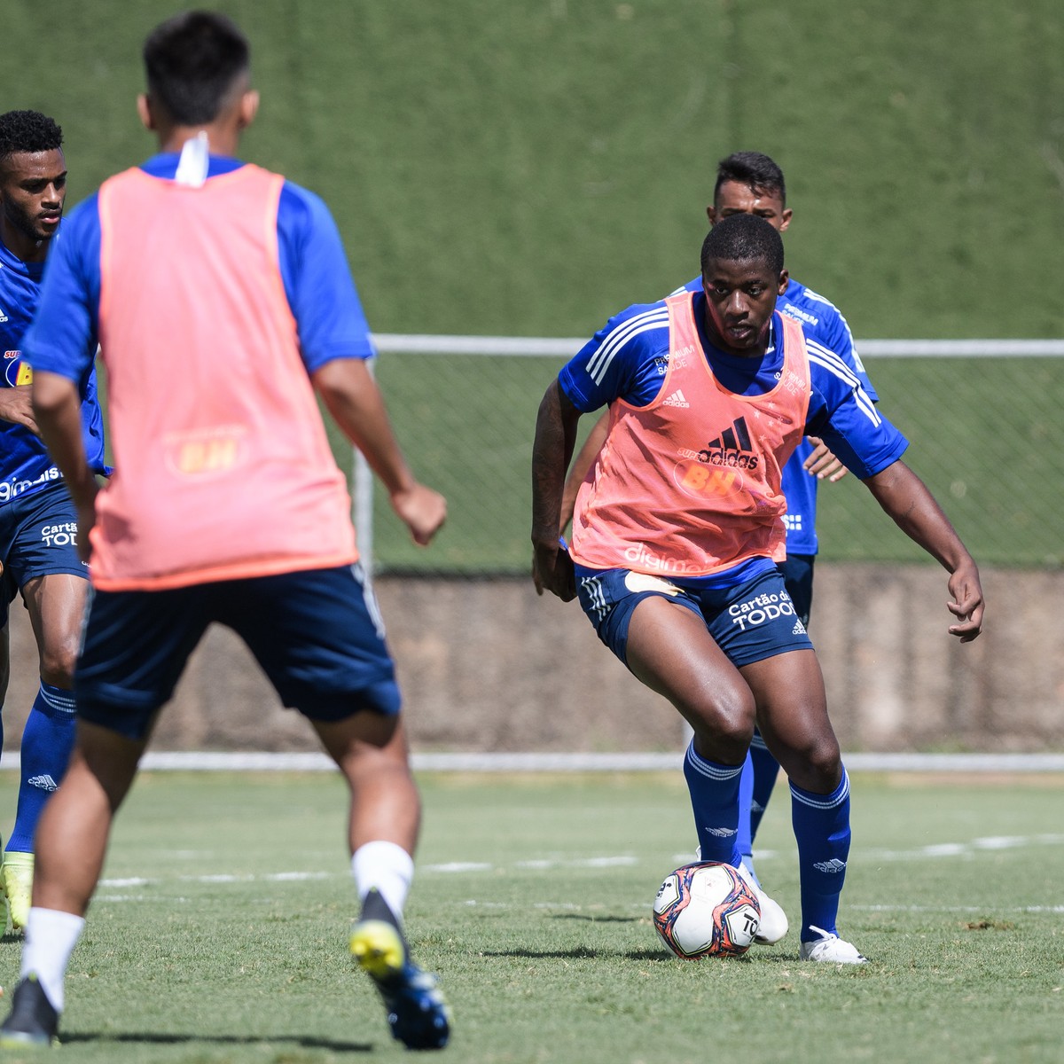 Pela primeira vez na temporada, Cruzeiro divulga relacionados; zagueiro ...