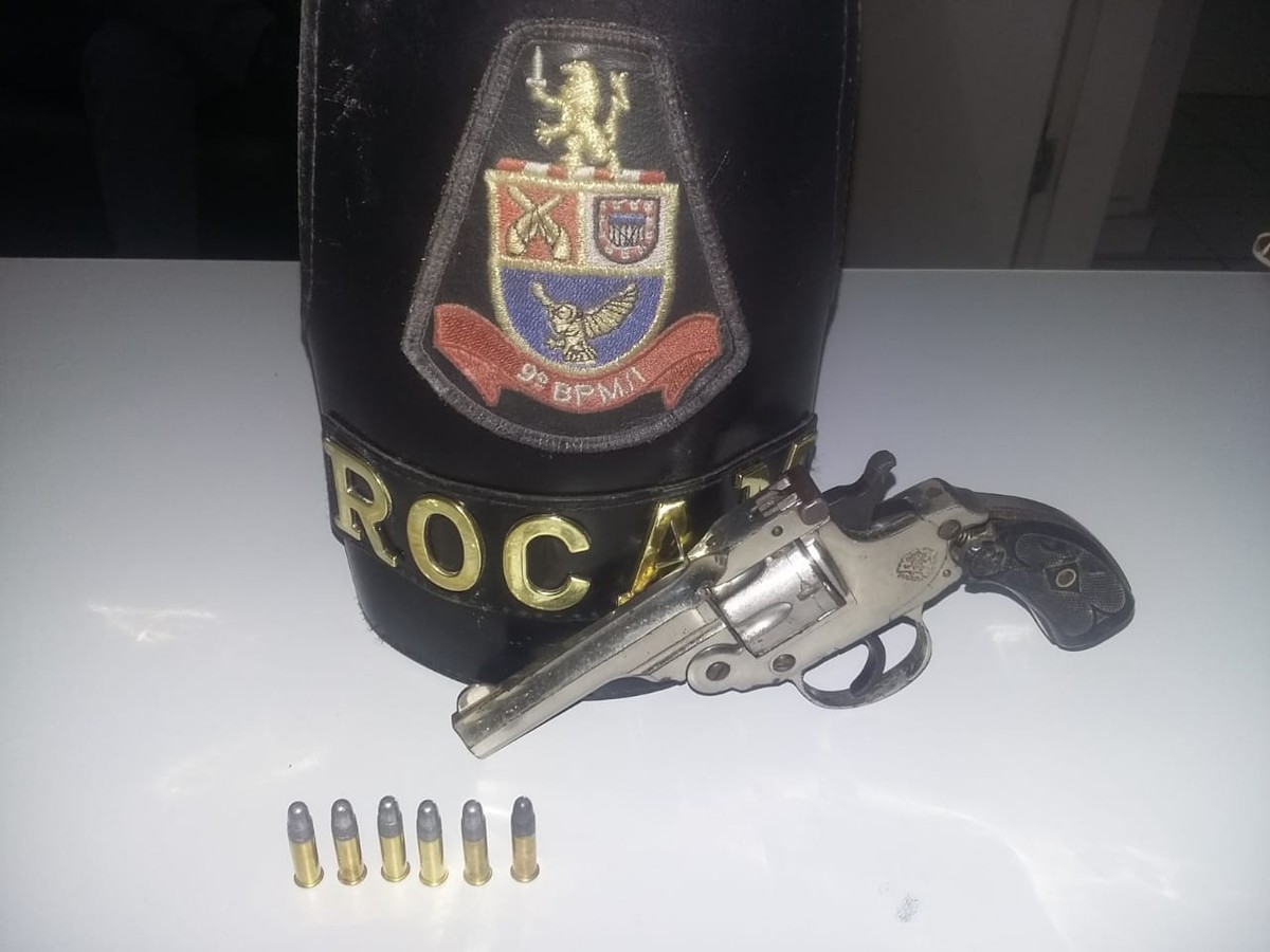 Homem é Preso Por Porte Ilegal Após Ser Flagrado Com Revólver E