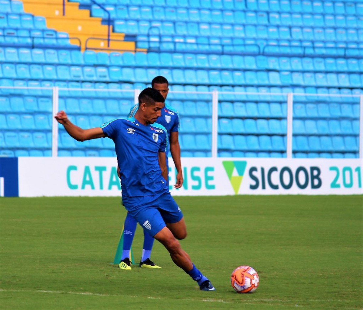 Daniel Amorim e Alex Silva desfalcam o Avaí na estreia da Série A ...