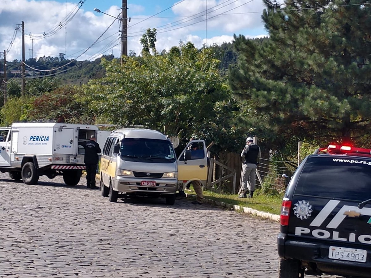 Criança Morre Atropelada Por Van Escolar Ao Chegar Em Casa Em