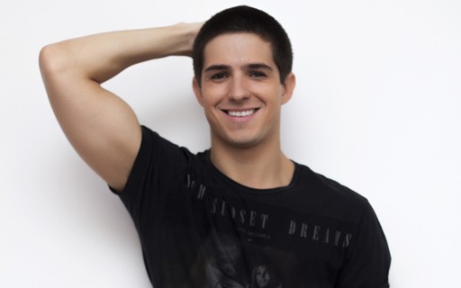 Igor Cosso comemora volta à Globo após 8 anos: ''Namorando há tempos ...