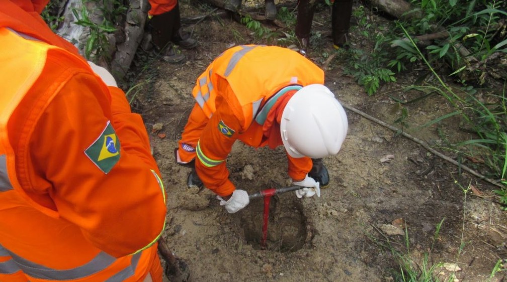 Exército desativa explosivos abandonados por empresa norte-americana ...