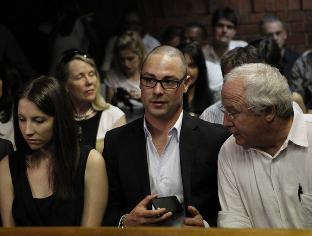 Em depoimento, detetive detalha crime e crê em risco de Pistorius fugir ...
