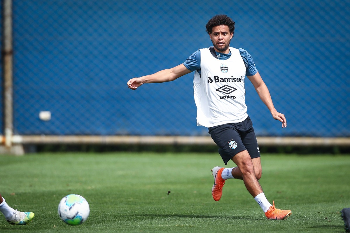 Ferraz se diz adaptado a rodízio de Renato no Grêmio e espera "jogo ...