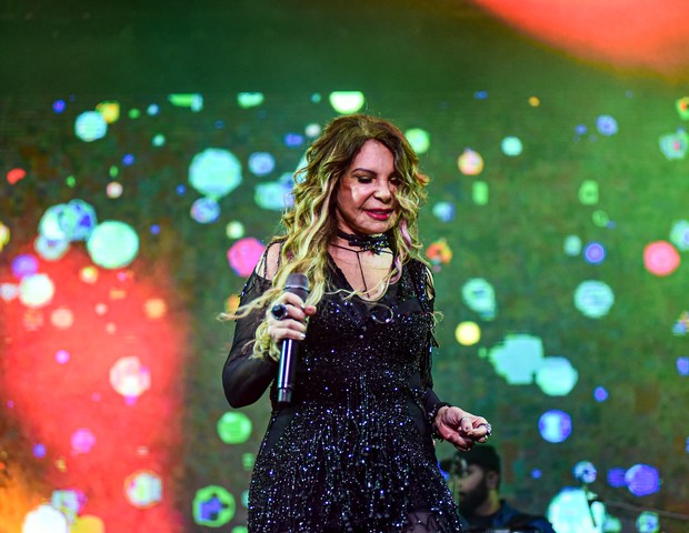 Cris Dias e Caio Paduan curtem show de Elba Ramalho em São Paulo - Quem ...