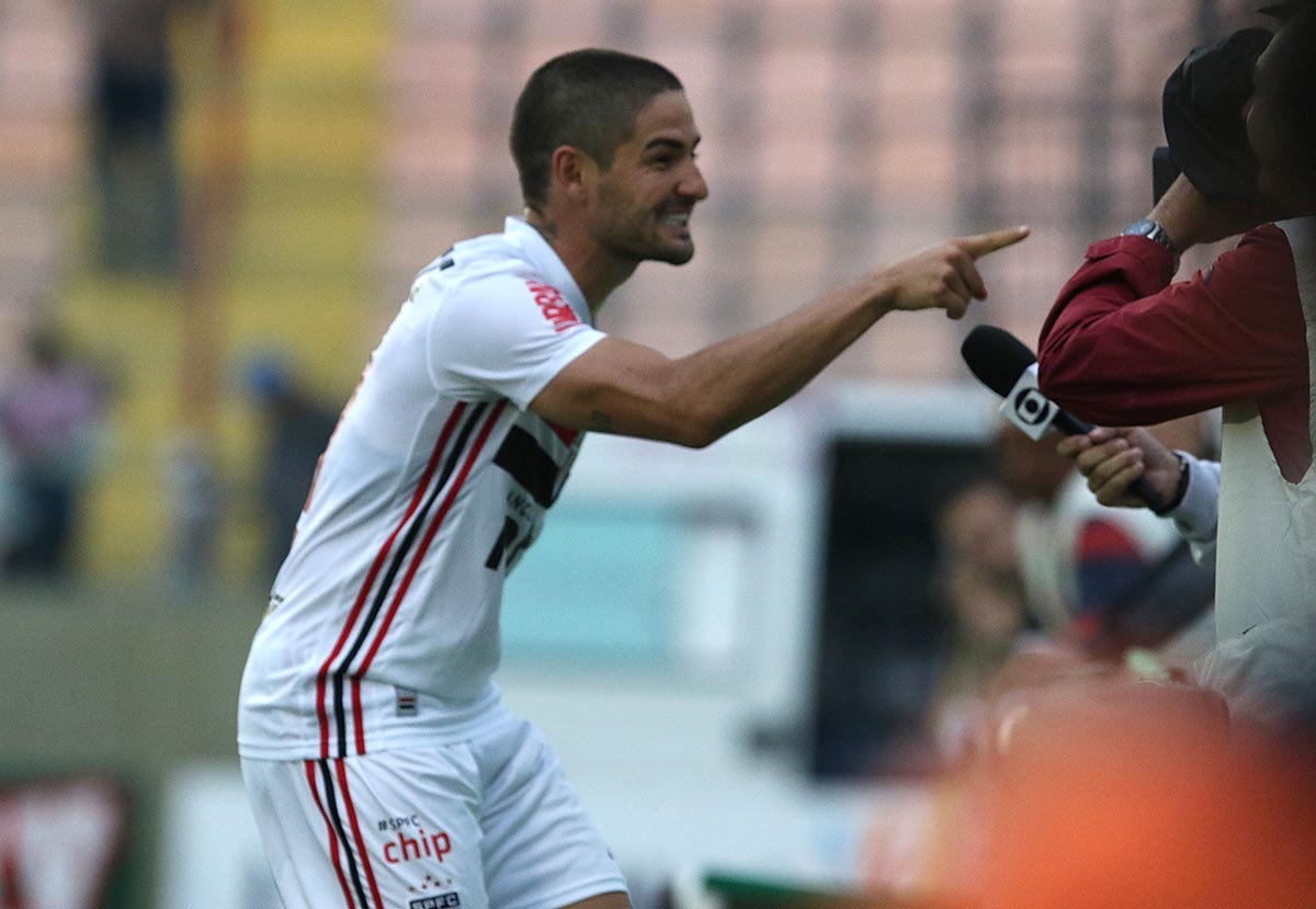 Pato se firma como titular mesmo após volta de Antony e confirma ...