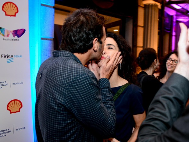 Marisa Monte troca beijos com o marido em aparição raríssima - Quem ...