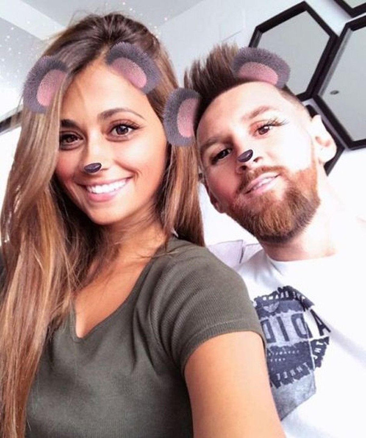 Lionel Messi posta fotos divertidas com a mulher: "Entediado sem as ...