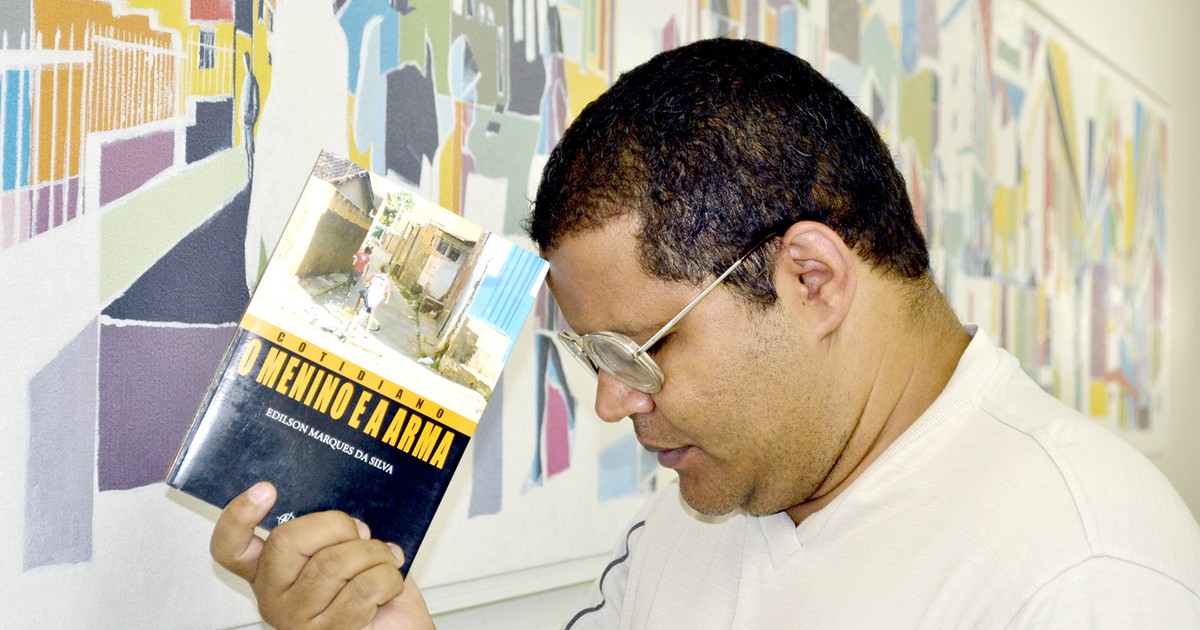 G1 - Escritor Edilson Marques lança livro que aborda as formas de ...