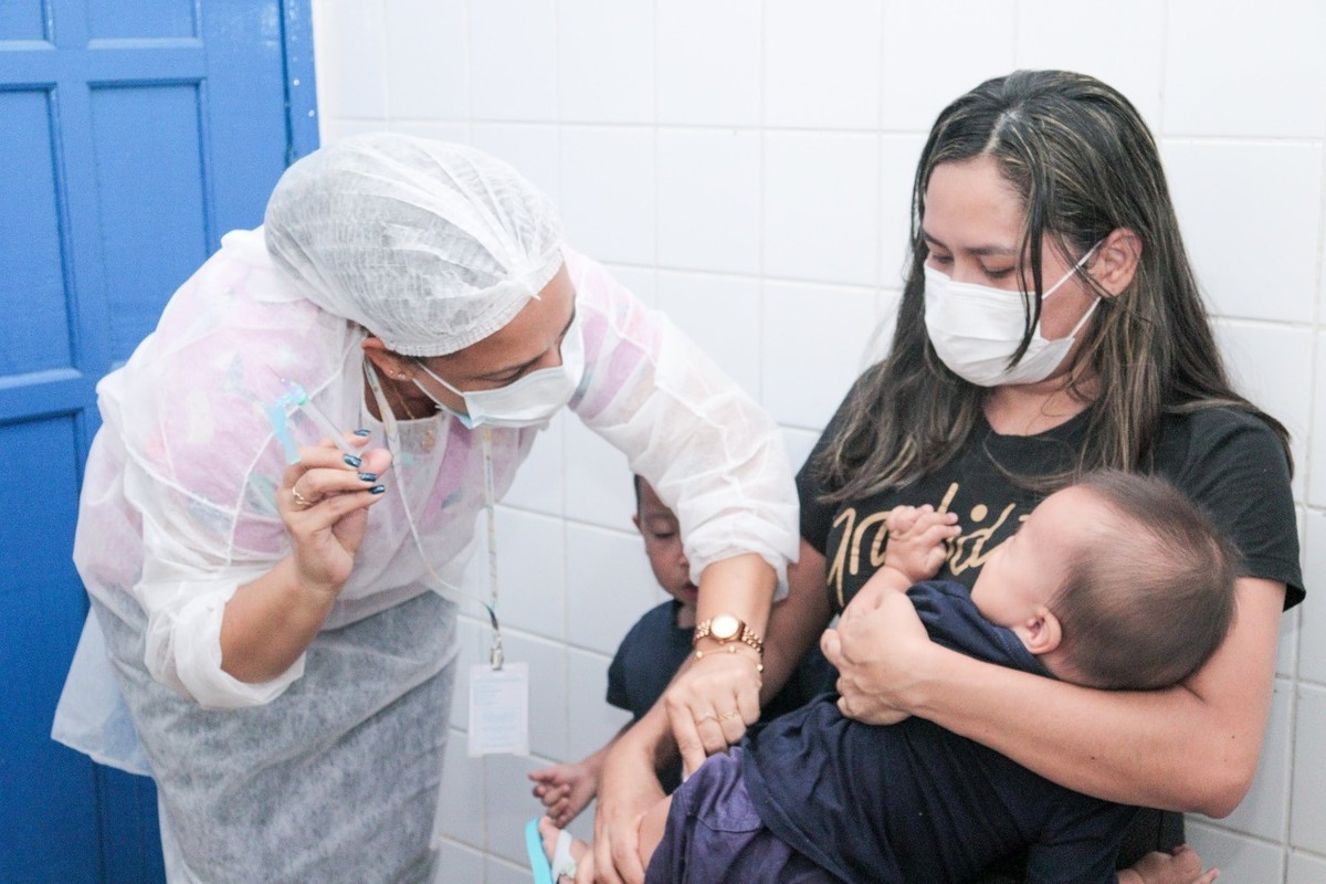 Manaus começa a vacinar bebês sem comorbidades contra Covid a partir de ...