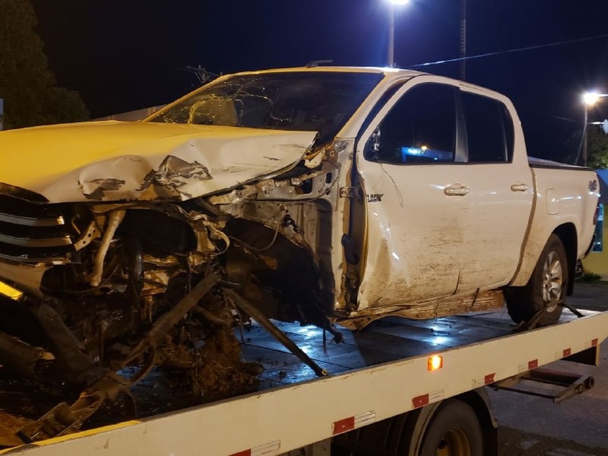 Batida entre dois carros deixa um morto e três feridos na BR-153 | Tocantins | G1