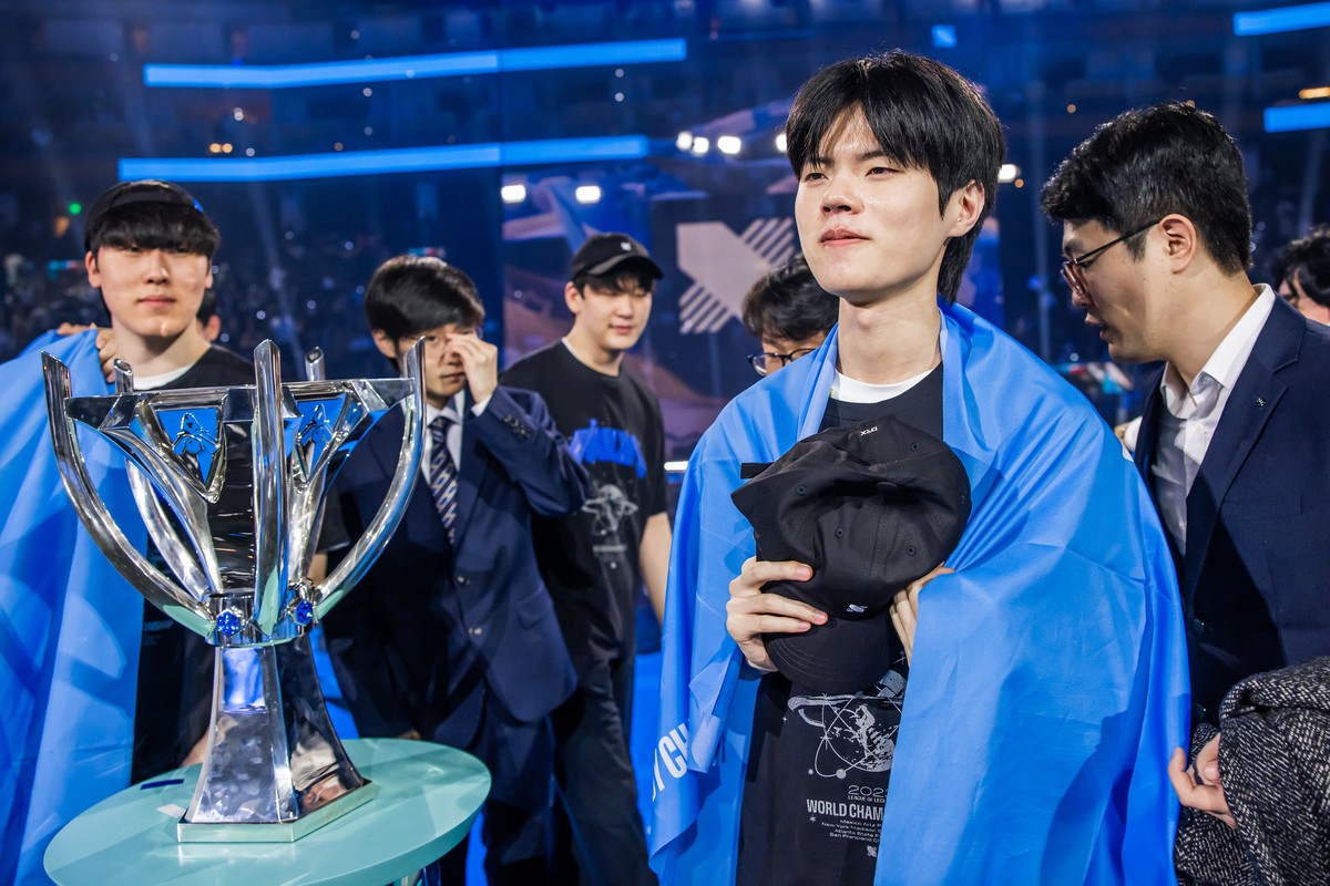 LoL: campeão mundial, Deft é anunciado pela DWG KIA | lol | ge
