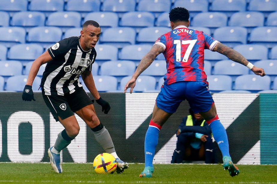 Botafogo: Perri brilha, time segura o Crystal Palace, e amistoso em ...