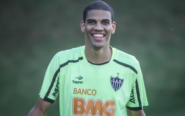 Zagueiro Leonardo Silva não teme concorrência e mira a titularidade ...