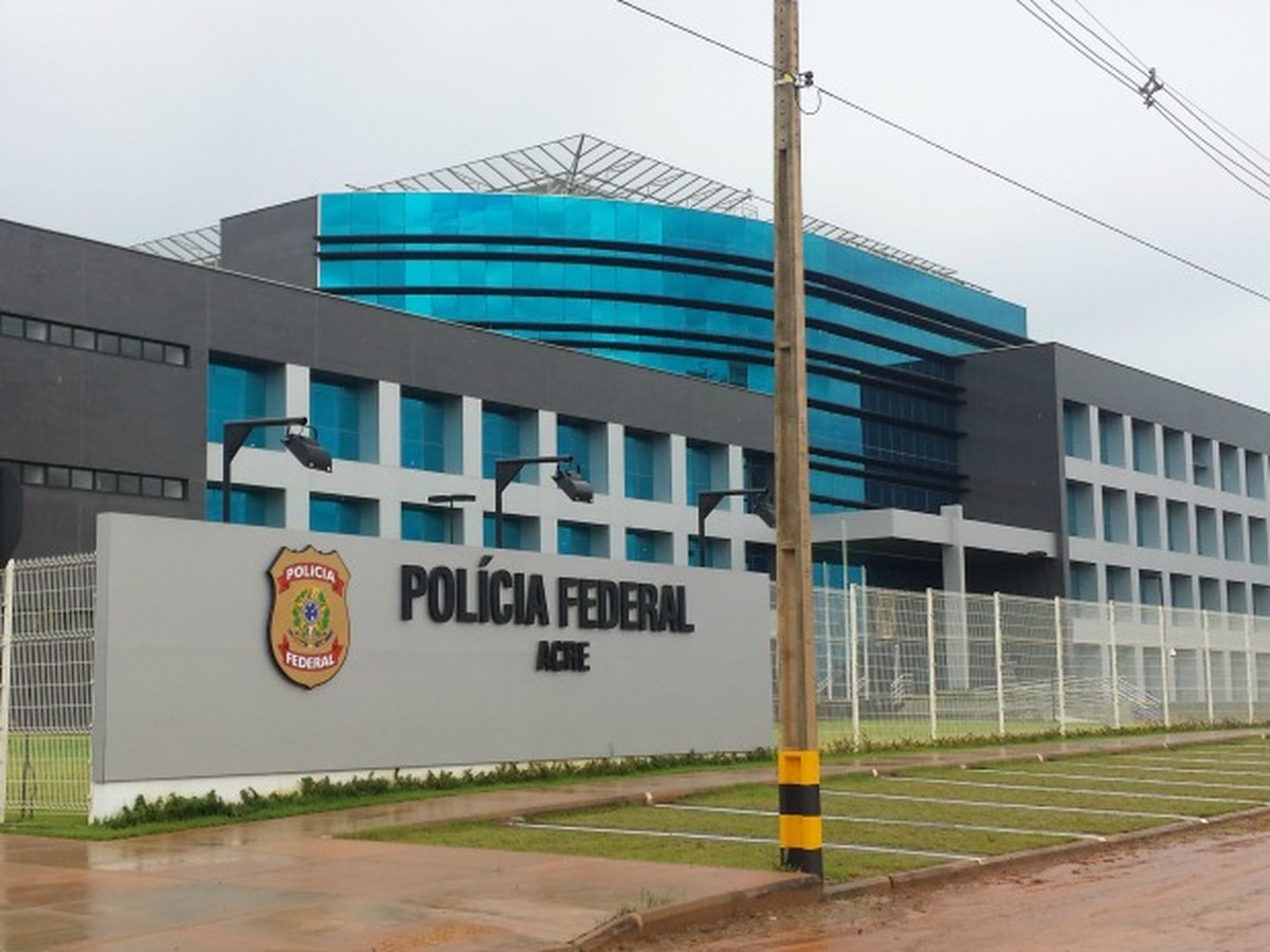 Pela primeira vez, mulher assume superintendência da Polícia Federal no ...