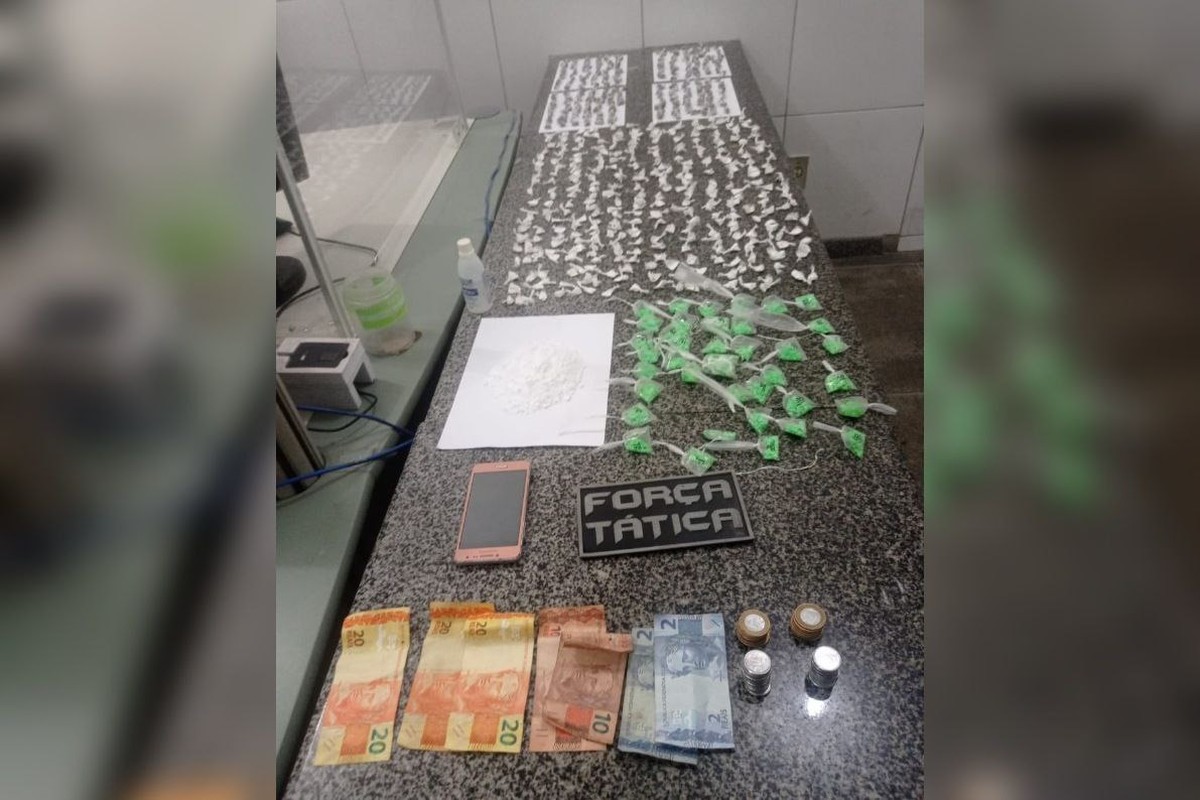 Pm Apreende Drogas Avaliadas Em Mais De R 60 Mil E Captura Suspeito No