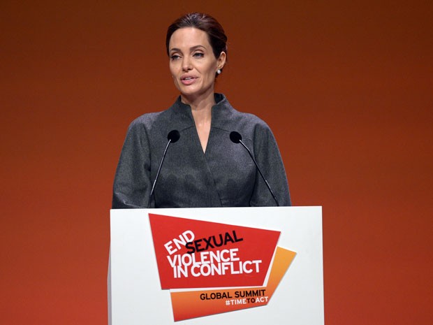 G1 - Angelina Jolie discursa em cúpula sobre violência sexual em ...